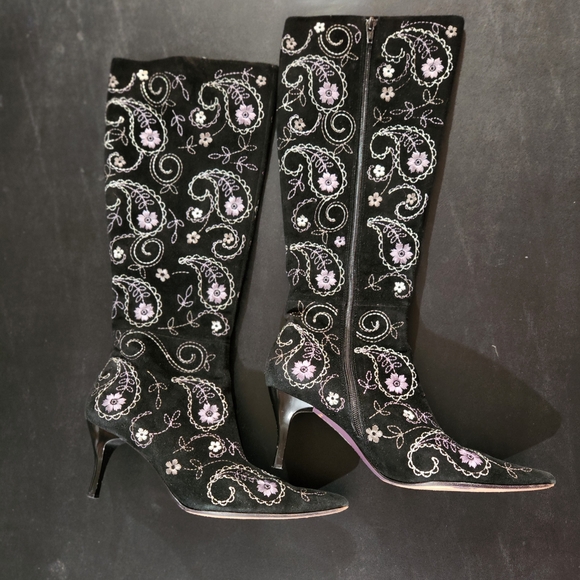 Richard Tyler | Shoes | Richard Tyler Black And Purple Embroidered ...
